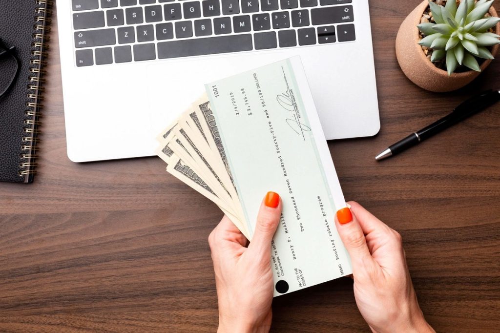 How Long Can a Bank Legally Hold Your Check? What the Law Says